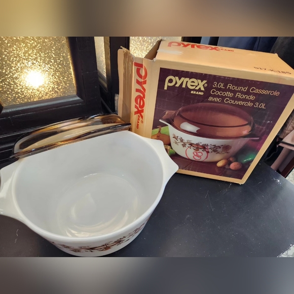 Pyrex | Kitchen | Pyrex 3l Casserole Dish Brown | Poshmark